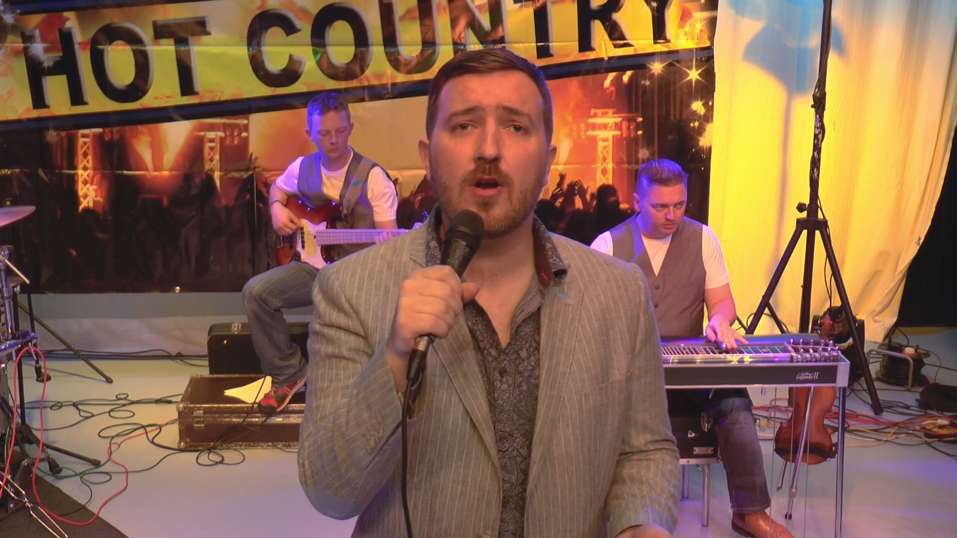 Colin Kenny 'Don't Close Your Eyes'' - Hot Country TV